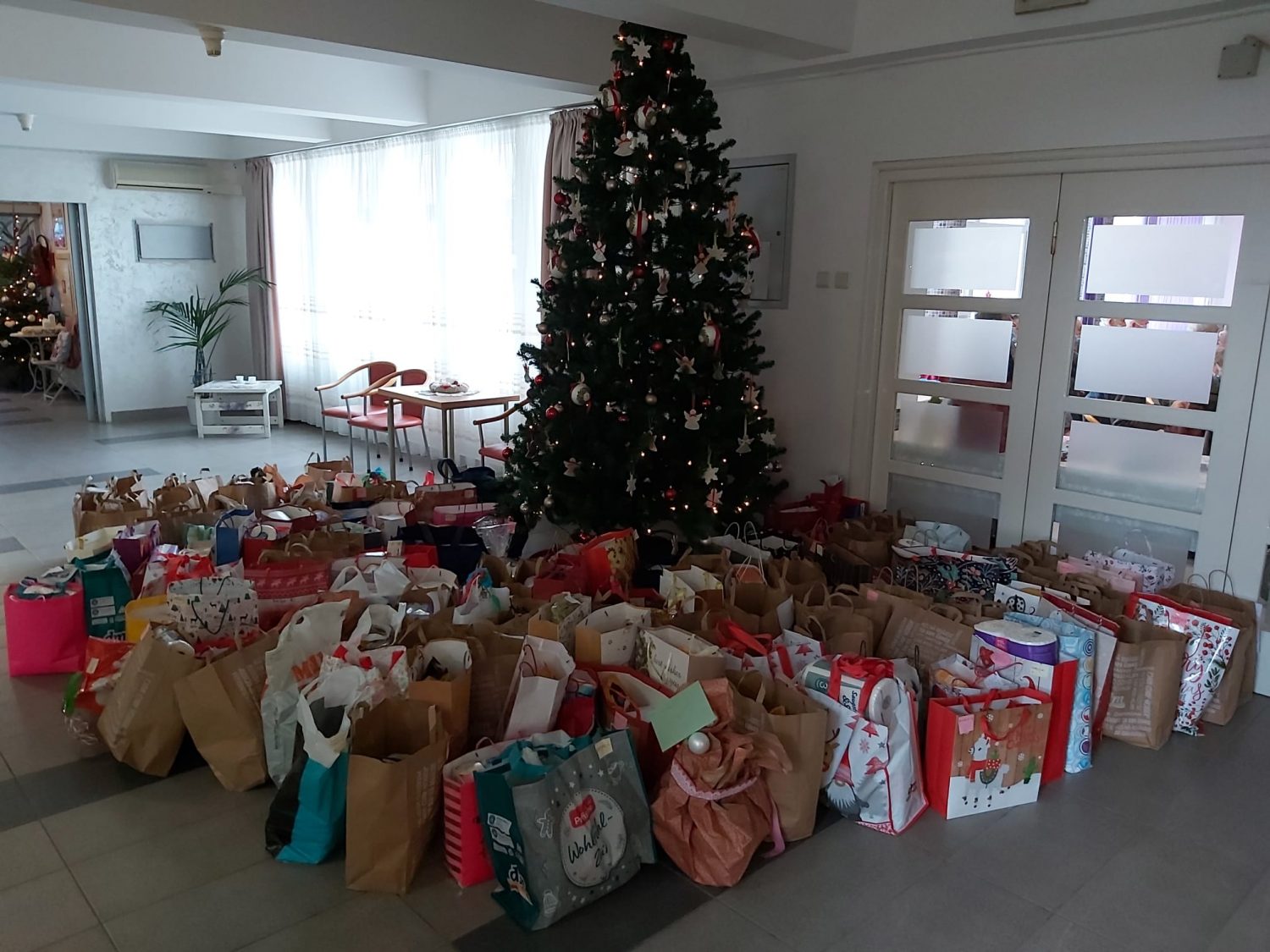 Pokloni učenika OŠ Hugo Kon | Dom Dubrava-Zagreb